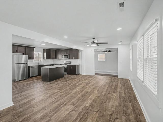 7004 Forest Park Blvd