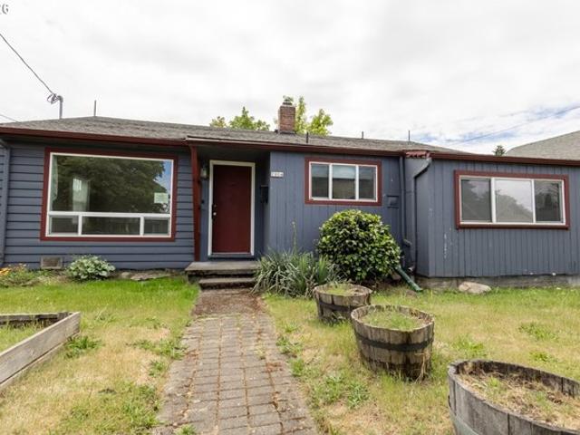 7004 SE Woodstock Blvd, Portland, OR 97206