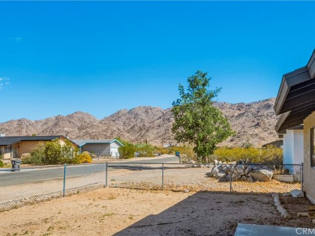 7004 49 Palms