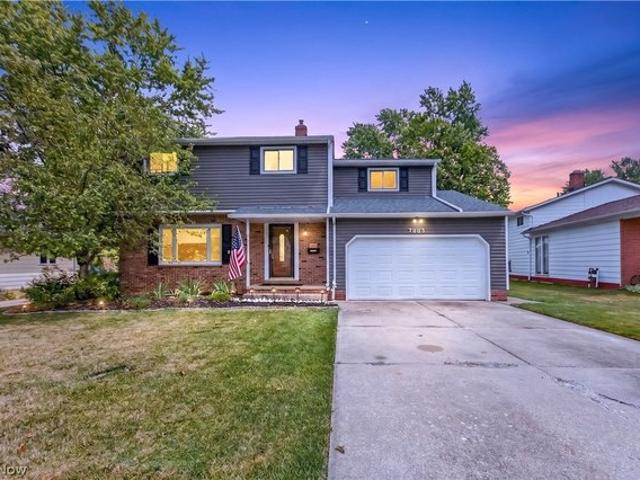 7005 Edgecliff Dr, Parma, OH 44134