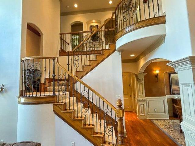 7005 Peters Path