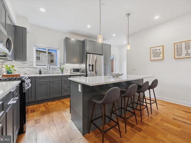 7005 Pipers Glen Way
