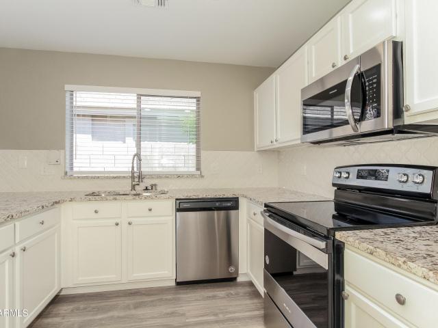 7005 S 31ST Drive