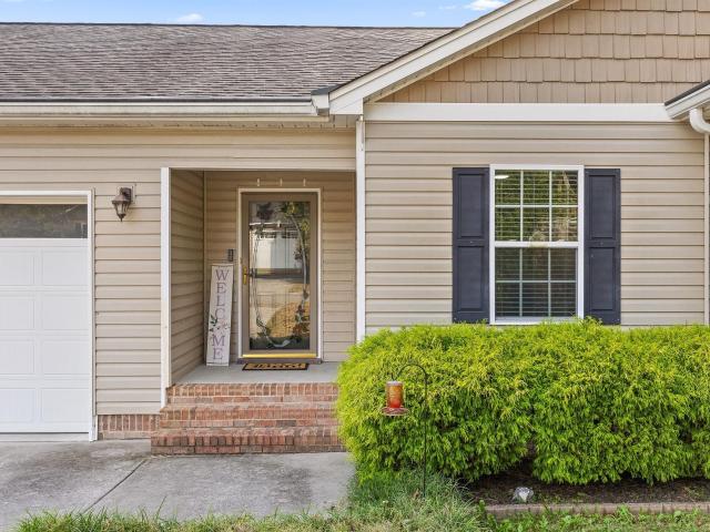7006 Maple Leaf Lane