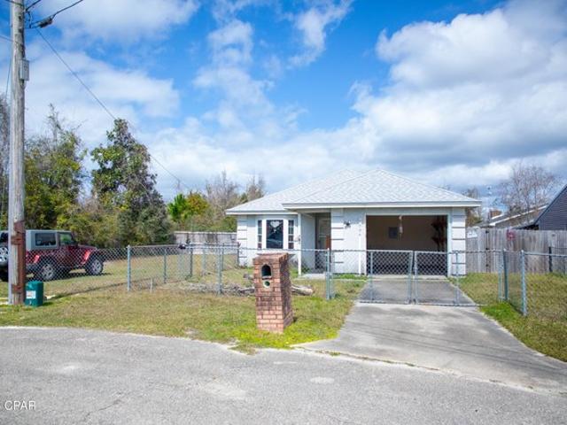 7006 E Fox Ct, Panama City, FL 32404