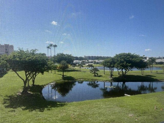 7006 Huntington Ln Apt 302, Delray Beach, FL 33446