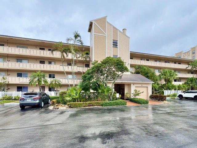 7006 Huntington Ln, Delray Beach, FL 33446