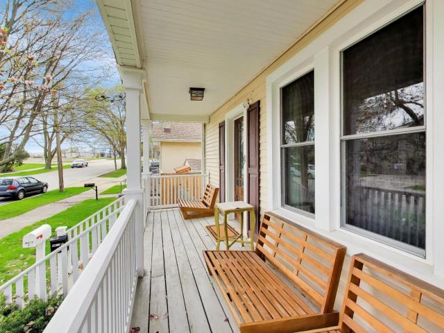 7006 W Jarvis Ave, Niles, IL 60714 | MLS #12620 | Compass