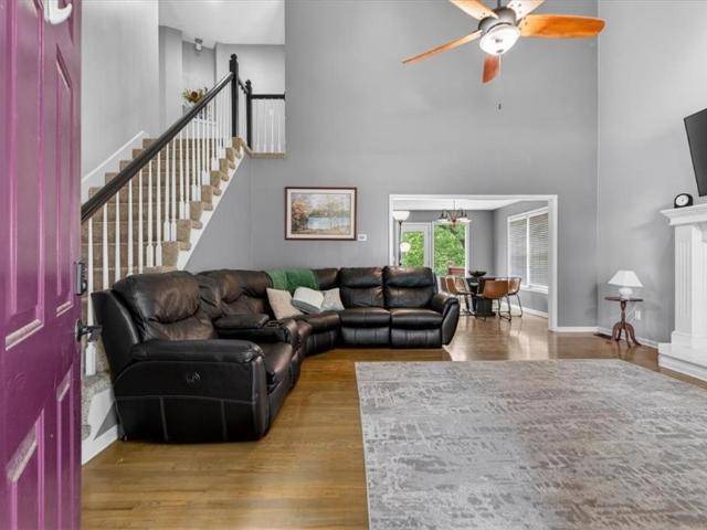 7007 N Holly Court