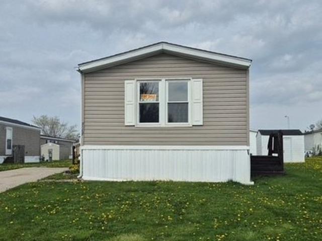 7007 Kensington Dr E, Fort Wayne, IN 46818