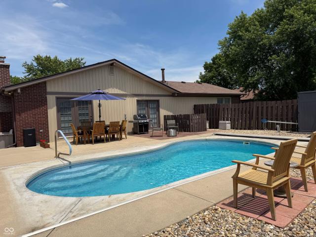 7007 W Meadows Lane