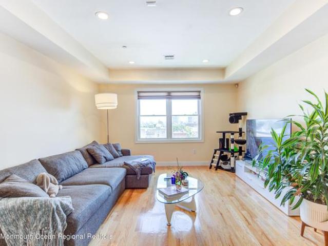 7008 Madison St #403 Guttenberg, NJ 07093