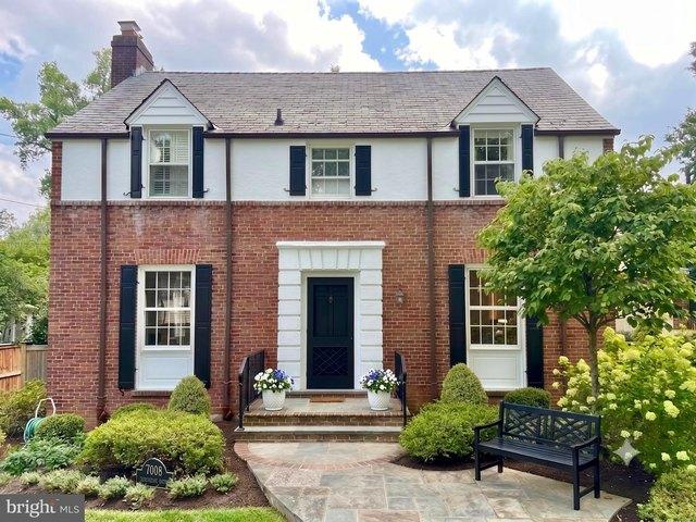 7008 Beechwood Dr, Chevy Chase, MD 20815