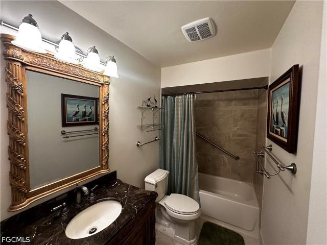 7008 Foxfire Dr, Fort Myers, FL 33919 | MLS #2026027