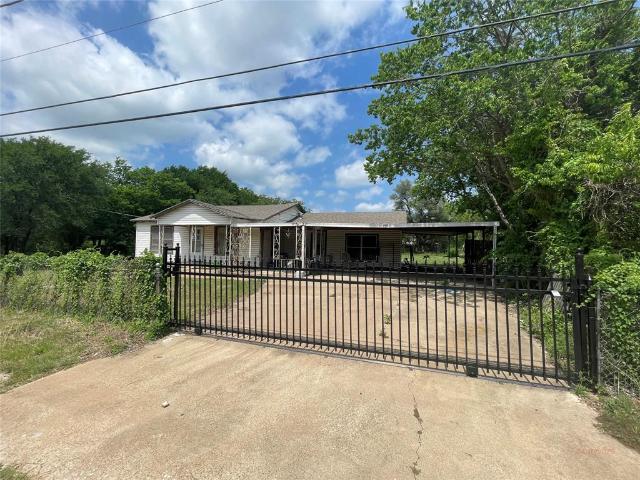 7008 Greenbriar Crescent St, Lake Worth, TX 76135 | MLS #21241