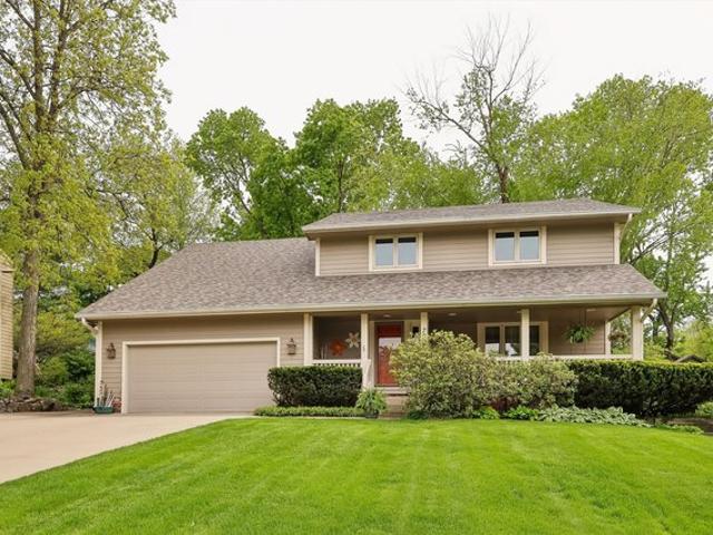 7008 Rocklyn Cir, Urbandale, IA 50322