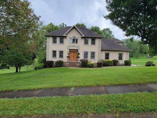 7008 Victorian Dr, Fairmont, WV 26554