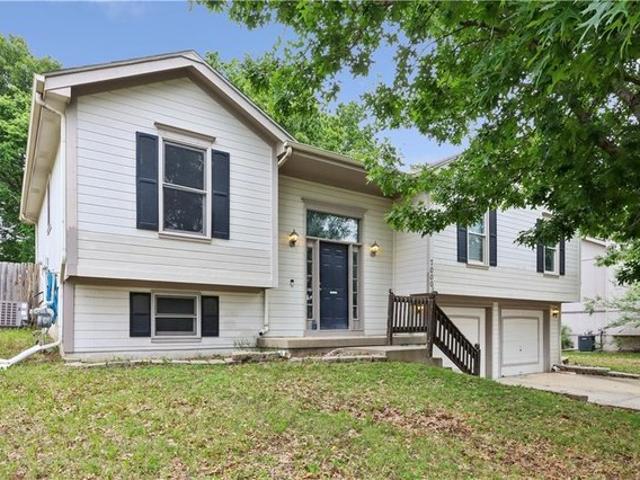 7000 NE 72nd St, Kansas City, MO 64119
