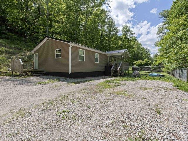 7000 Blue Sulphur Rd, Ona, WV 25545