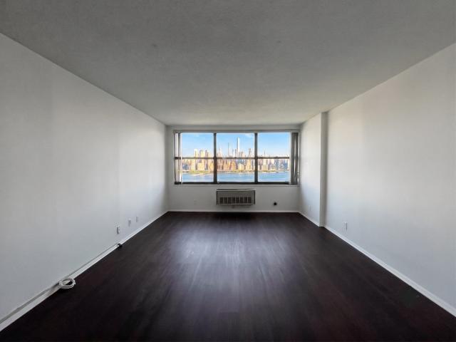 7000 Blvd East # 19C