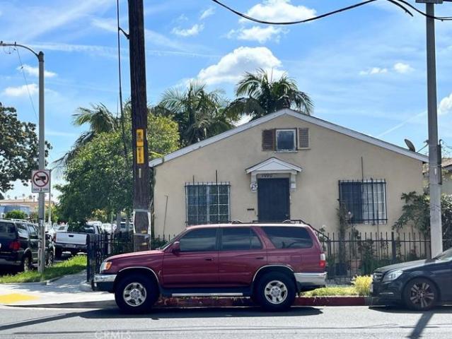 7000 Hooper Ave Los Angeles, CA 90001
