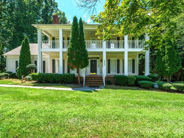 7000 Hollow Oak Dr, Charlotte, NC 28227