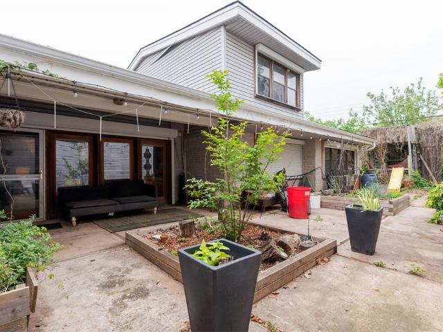 7000 Lakepointe Drive