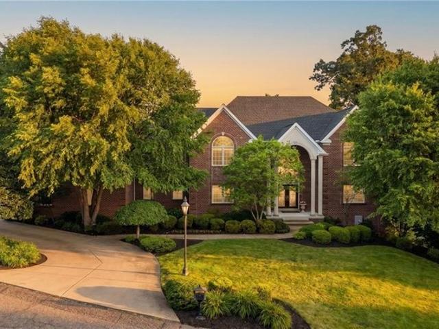 7000 Pinehurst Dr, Presto, PA 15142