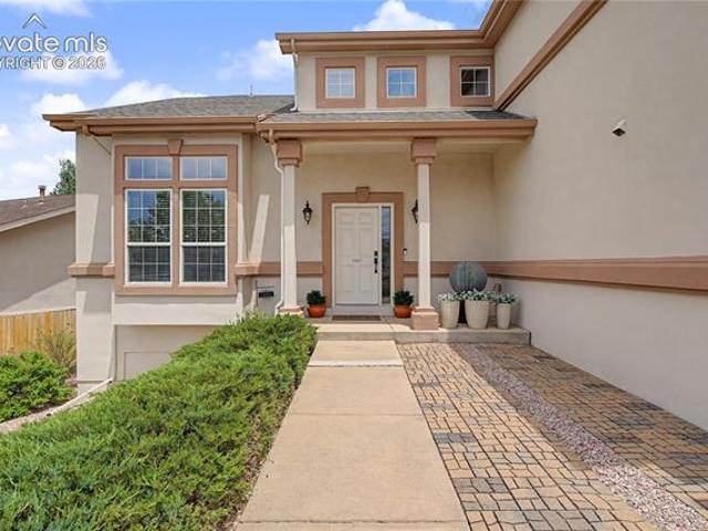 7001 Oasis Butte Drive