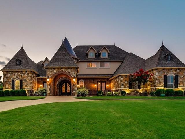 7001 Diamond Oaks Dr, Mansfield, TX 76063