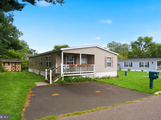 7001 Huber Dr, Morrisville, PA 19067