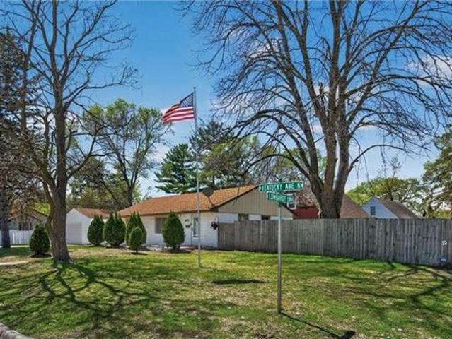 7001 Lombardy Ln, Crystal, MN 55428