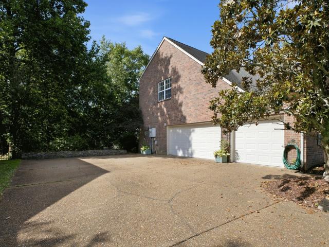 7001 Stone Run Dr