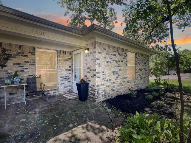 7002 Lincoln Drive