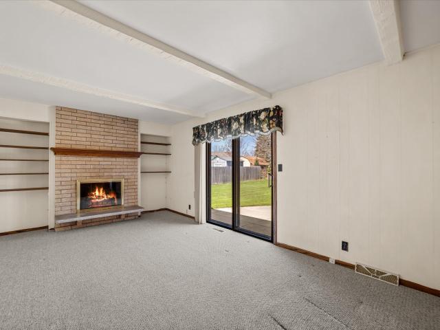 7002 W Lindner Dr