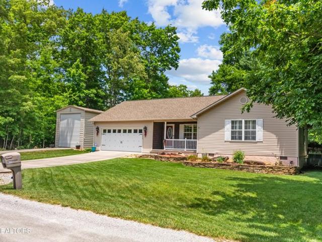 7003 Chief White Eagle Ln, Crossville, TN 38572