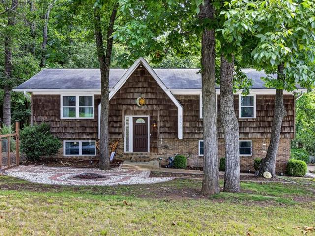 7003 Glacier Ln, Harrison, TN 37341