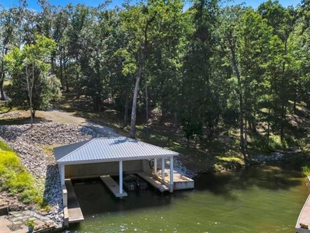 7003 Lake Point Dr, Perryville, MO 63775