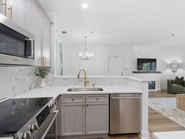 7003 Lenox Village Dr Apt B9, Nashville, TN 37211