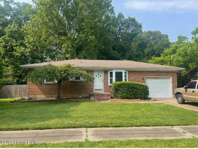 7003 Yuma Way, Louisville, KY 40258