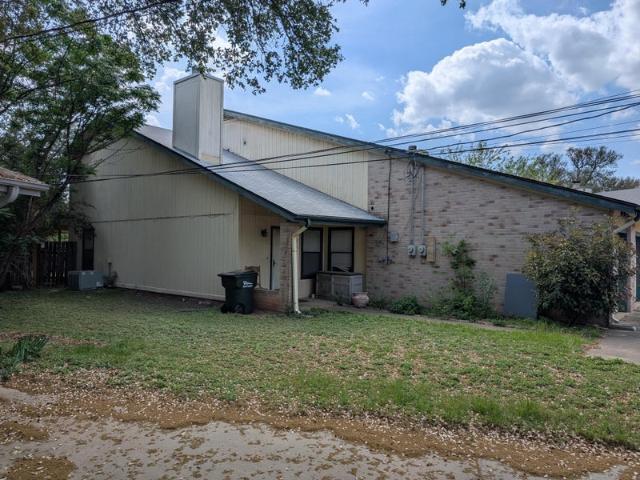 $700 3 2 duplex off Williams dr