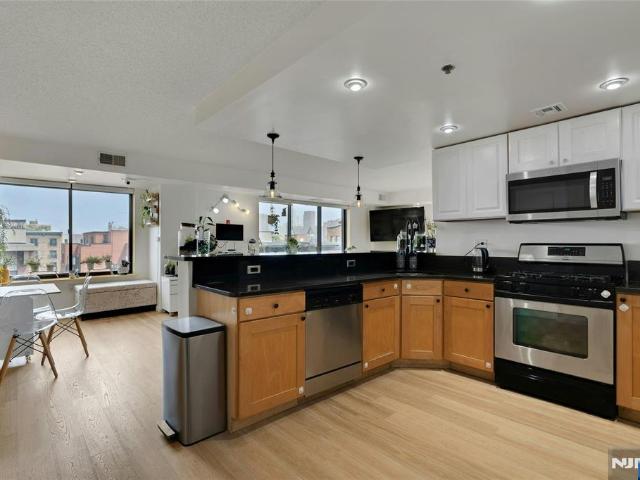 700 1st Street # 6H