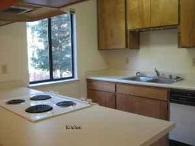 $700 / 2br Extra large, clean and comfortable! map