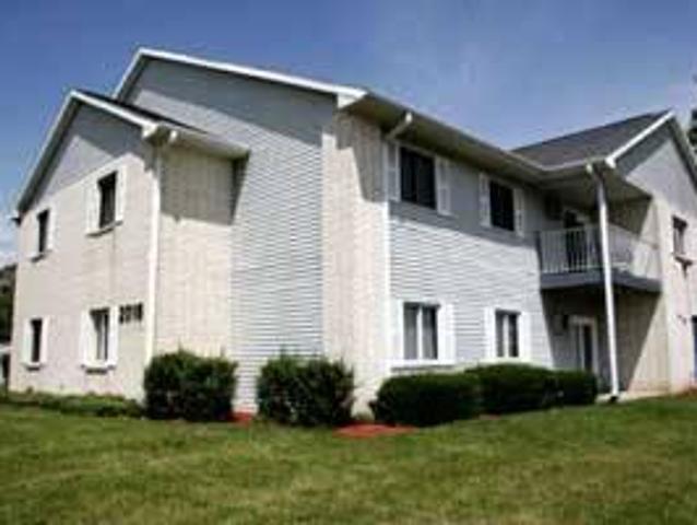 $700/$725 3 Bdrm, Heat & Water Included Janesville, WI