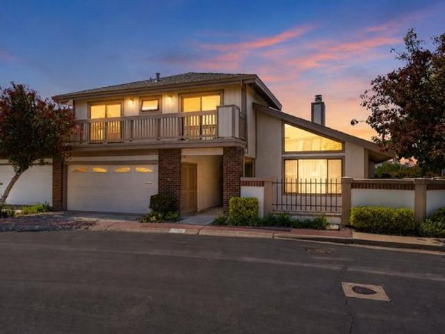 700 Coronado Ln, Foster City, CA 94404