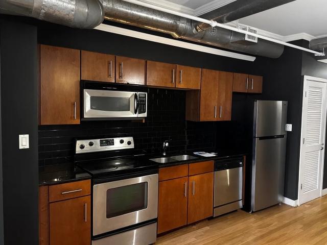 700 Church St # 204