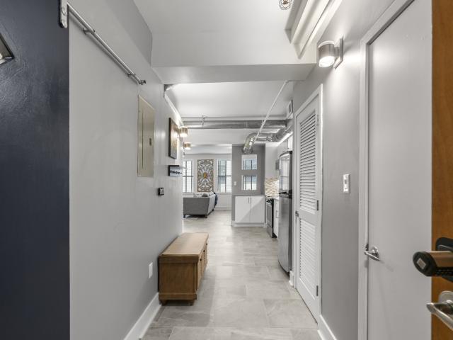 700 Church St # 305