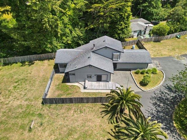 700 and 740 Oak Rd, Crescent City, CA 95531
