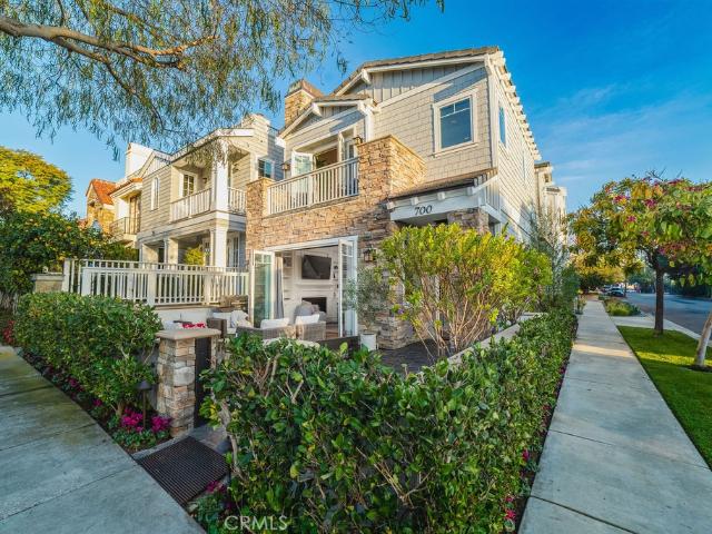 700 Acacia Ave, Unit A, Corona del Mar, CA 92625 | MLS #OC25079 | Compass