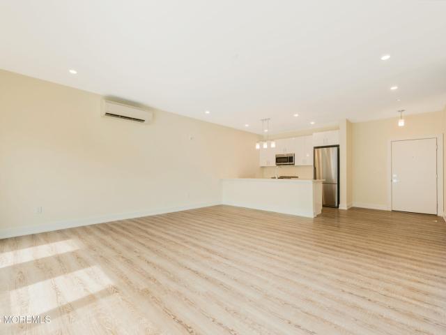 700 Bangs Avenue Unit 207